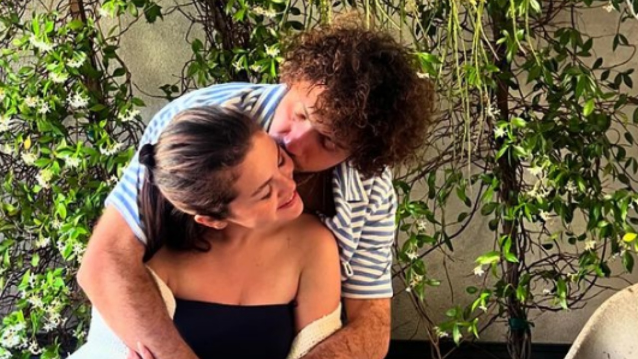 A është fejuar? Selena Gomez fotografohet me unazë në dorë | Gazeta Shqip
