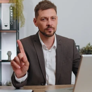 Kompania e njohur heq shefat dhe CEO-n, 500 punonjës drejtojnë biznesin ...
