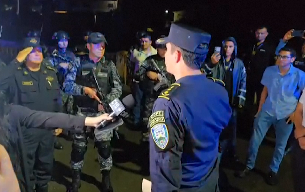 Shefi i policisë dhe ‘i shumëkërkuari’ vdesin në rrëzimin e ... Shefi i policisë dhe ‘i shumëkërkuari’ vdesin në rrëzimin e ...
