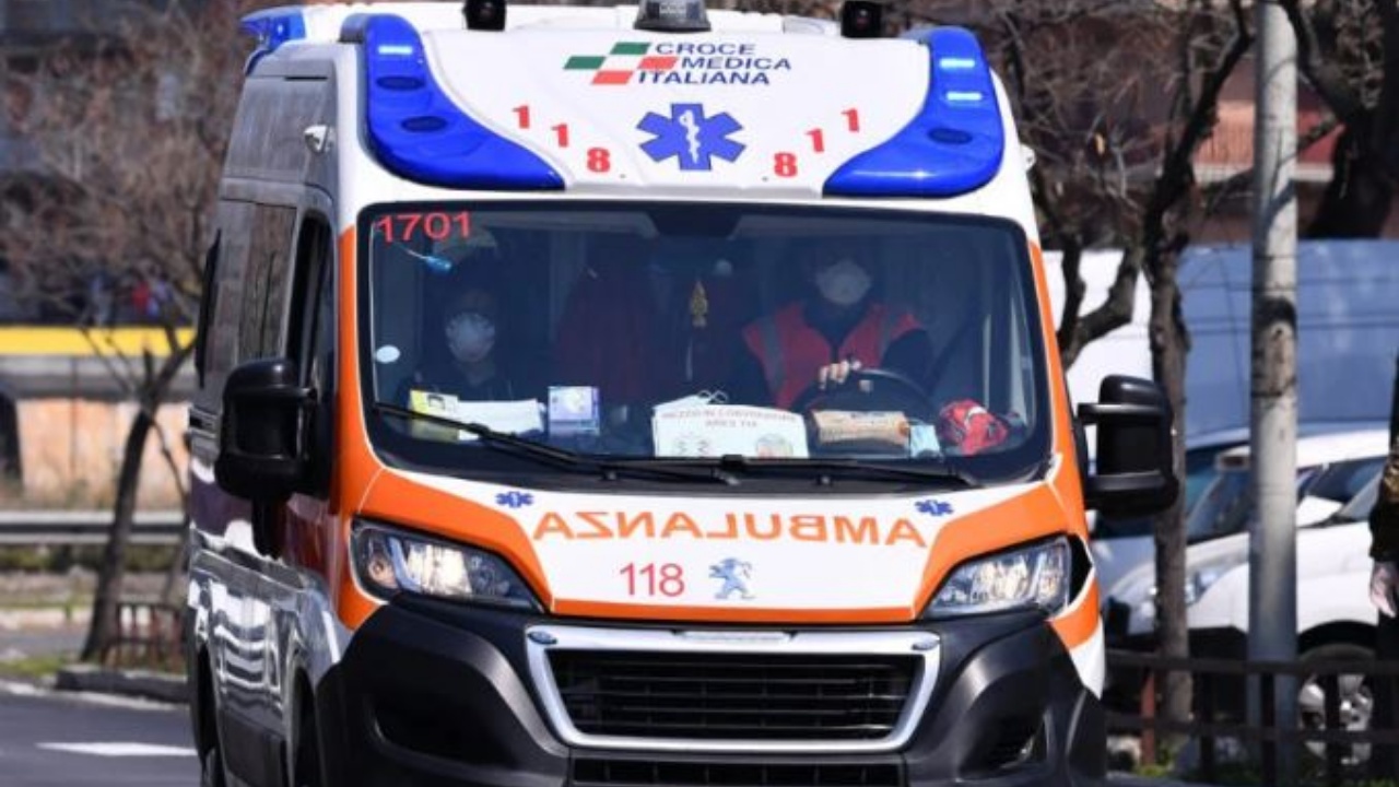 E RËNDË në Itali/ 30-vjeçari shqiptar gjendet i vdekur në banesën e tij ... E RËNDË në Itali/ 30-vjeçari shqiptar gjendet i vdekur në banesën e tij ...