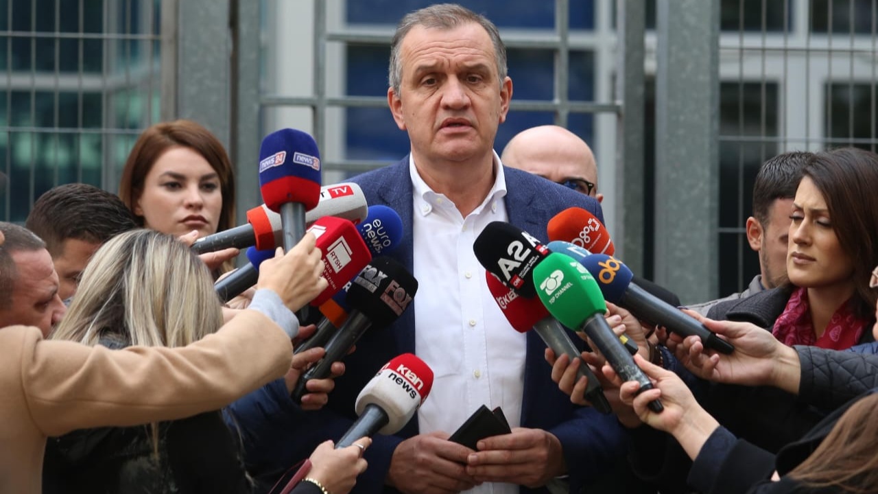 “Me të ardhurat e mia mund të blej shumë ...”/ Flet Ilir Beqaj ...