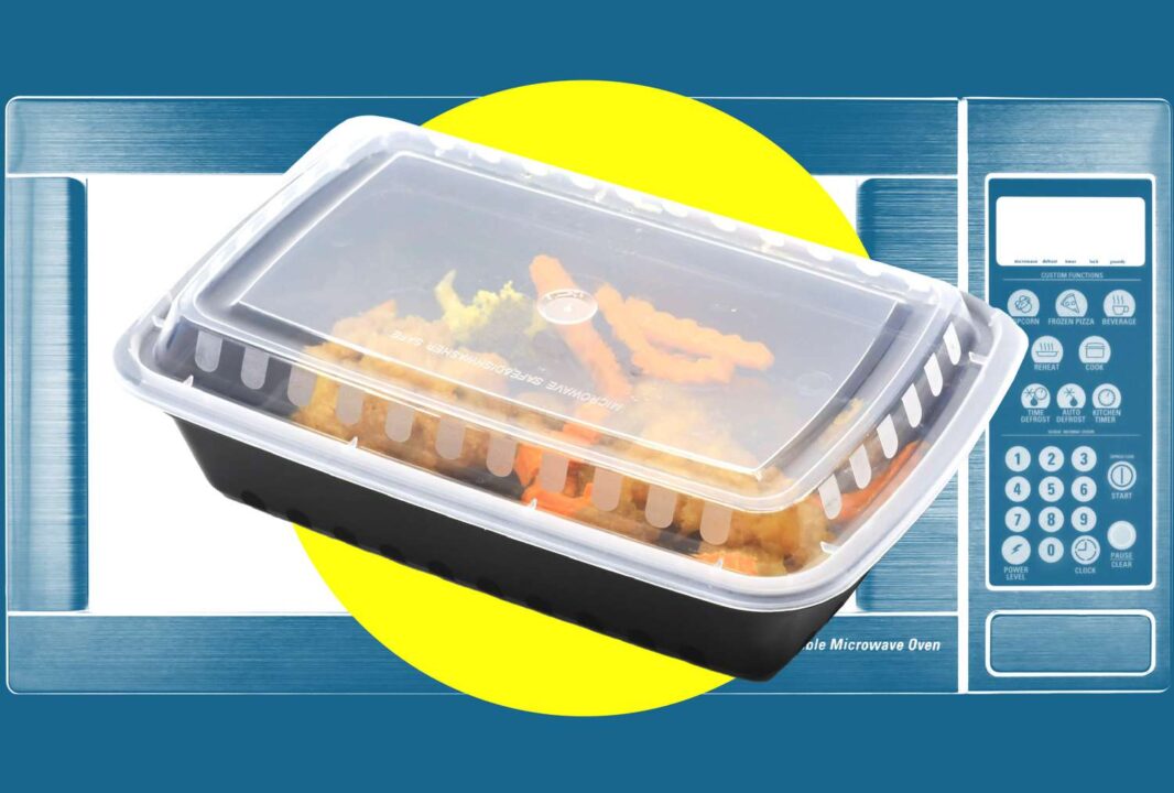 Ngrënia e ushqimit nga enë plastike rrit RREZIKUN e kësaj sëmundjeje/Studim i ri! | Gazeta Shqip