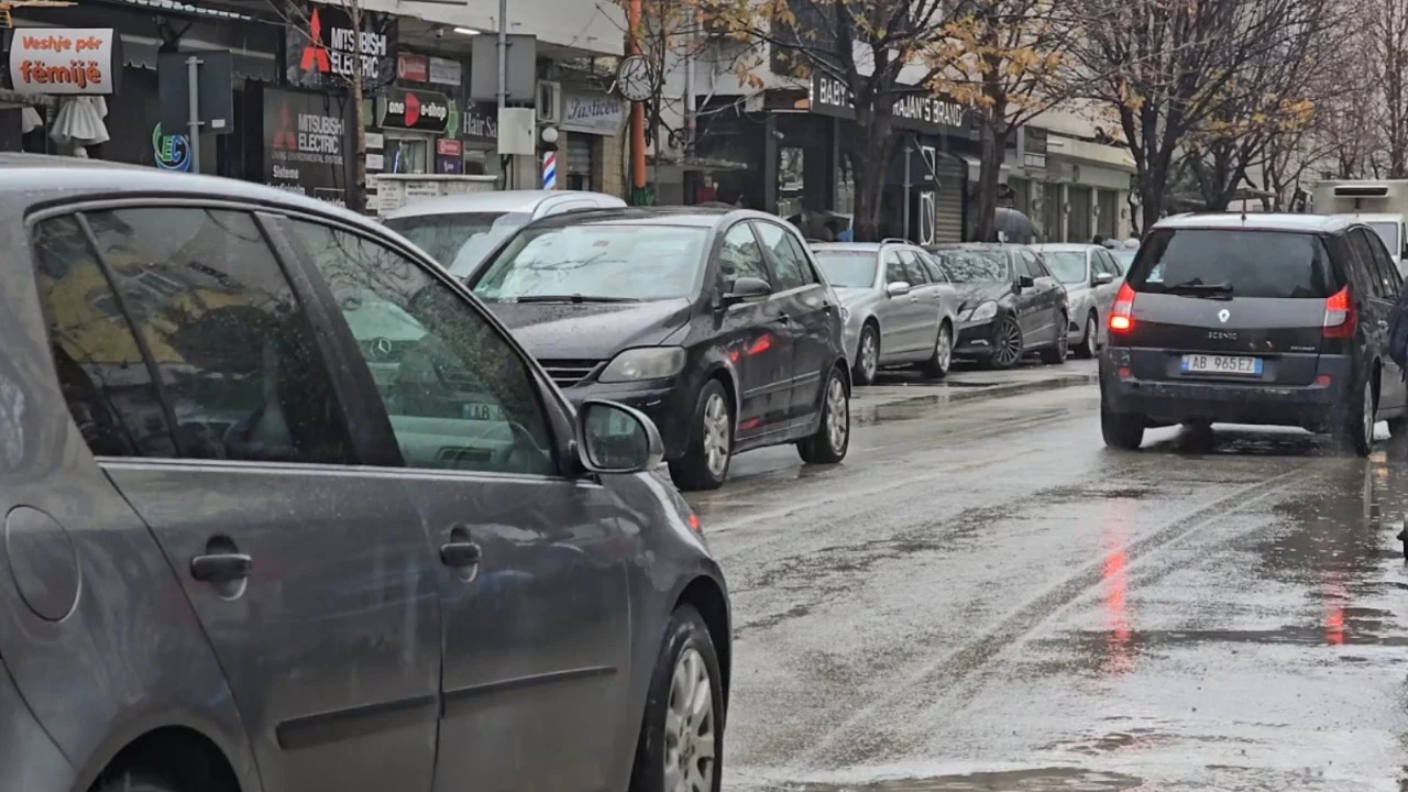 Deri më 15 maj ndalohet në Durrës qarkullimi i automjeteve të ...