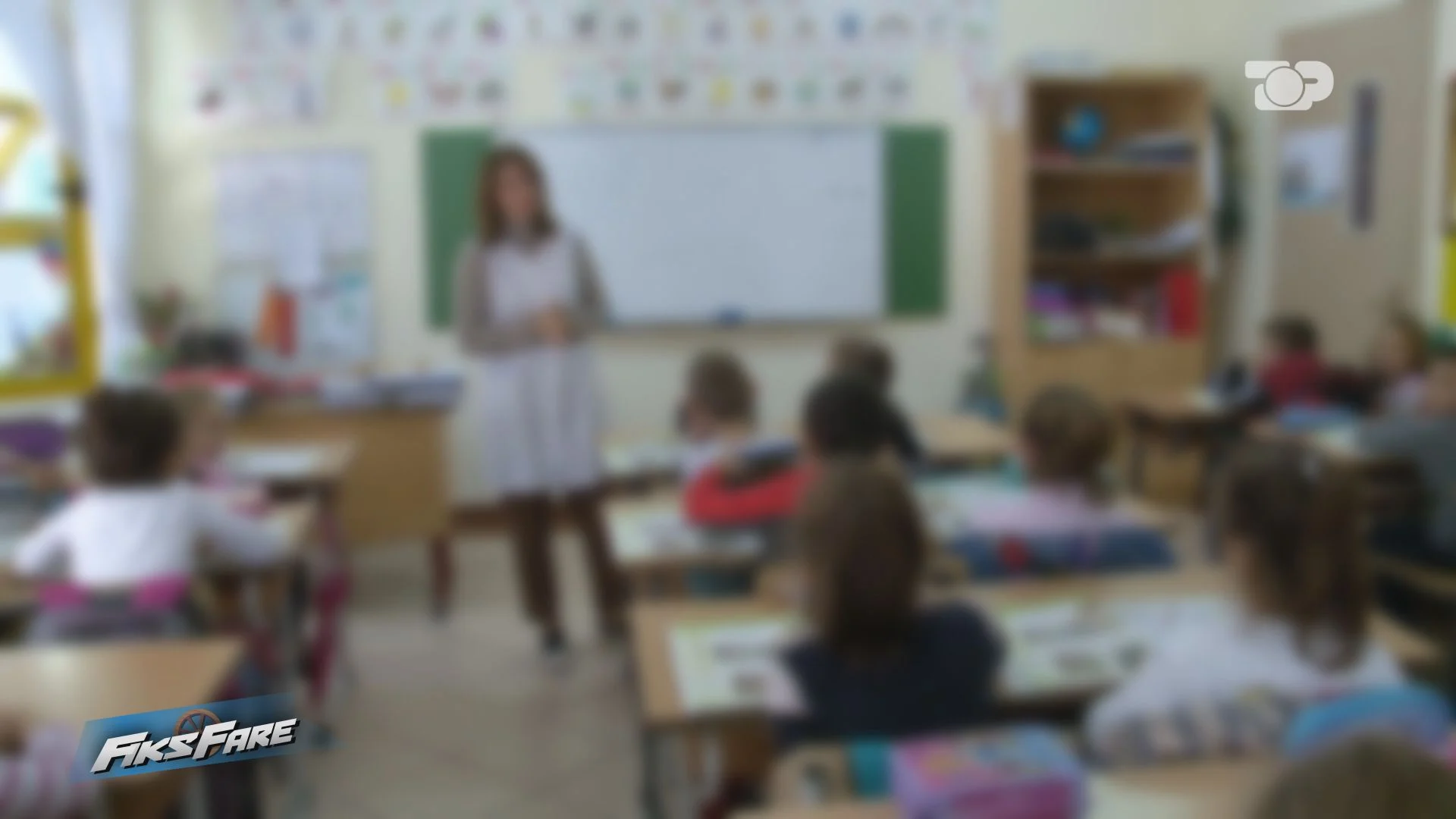 Fëmija i spektrit autik kafshon nxënësit në klasë, shkolla dhe ZVA-ja ...