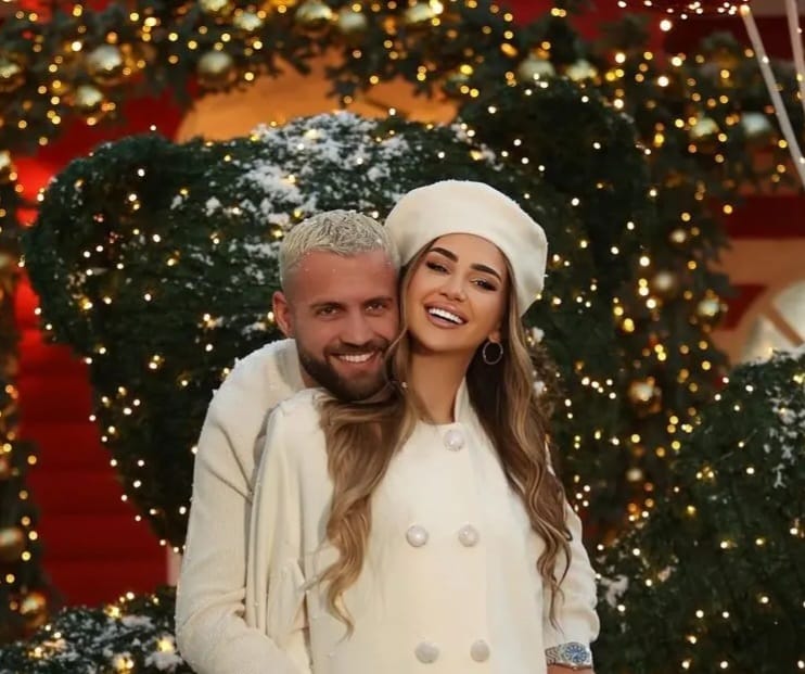 Në një atmosferë magjike, Luiz Ejlli dhe Kiara Tito na zbulojnë videon ... Në një atmosferë magjike, Luiz Ejlli dhe Kiara Tito na zbulojnë videon ...