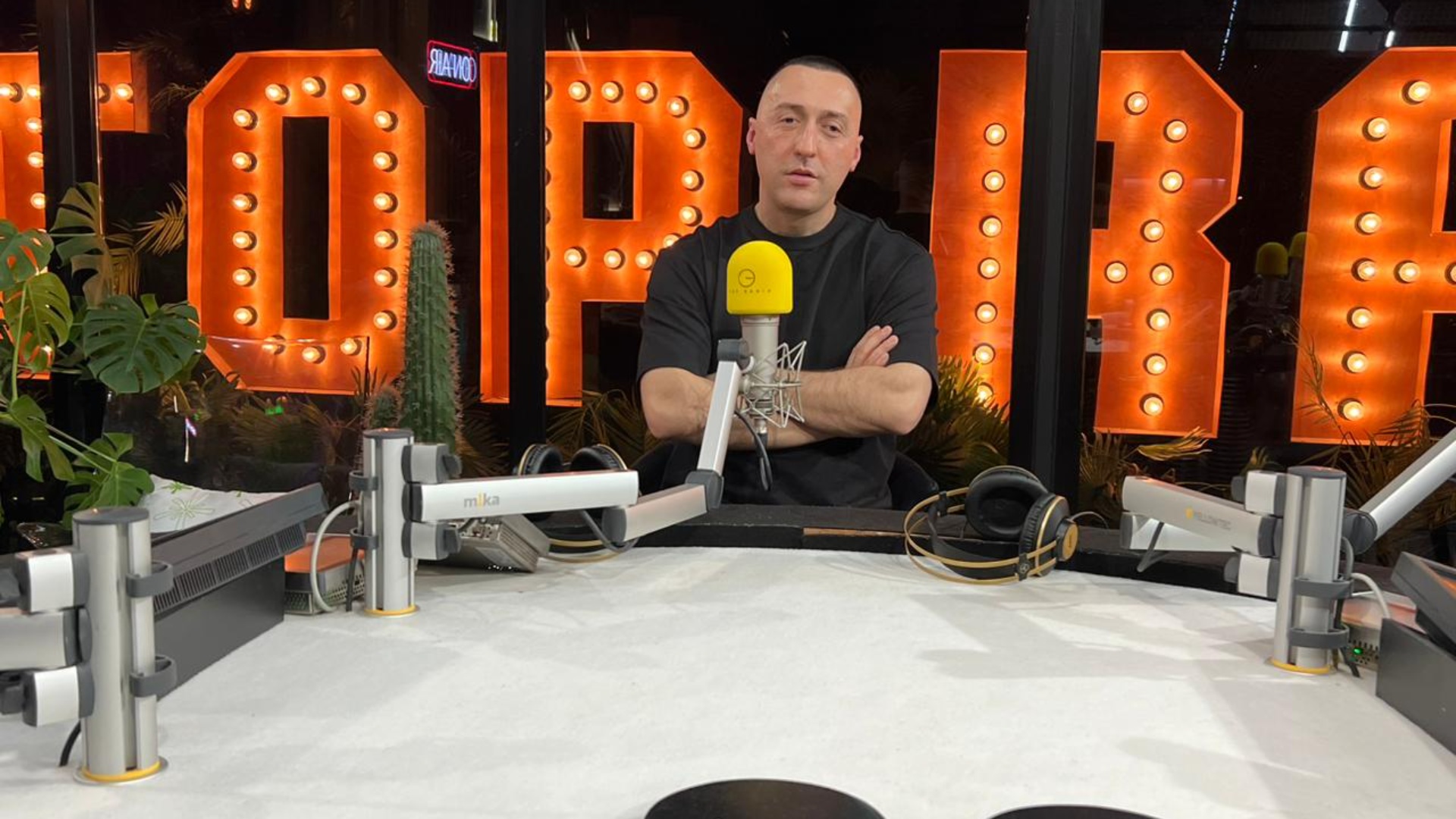 G-Bani prezanton për herë të parë këngën e tij të re “Big Brother”! | Gazeta Shqip