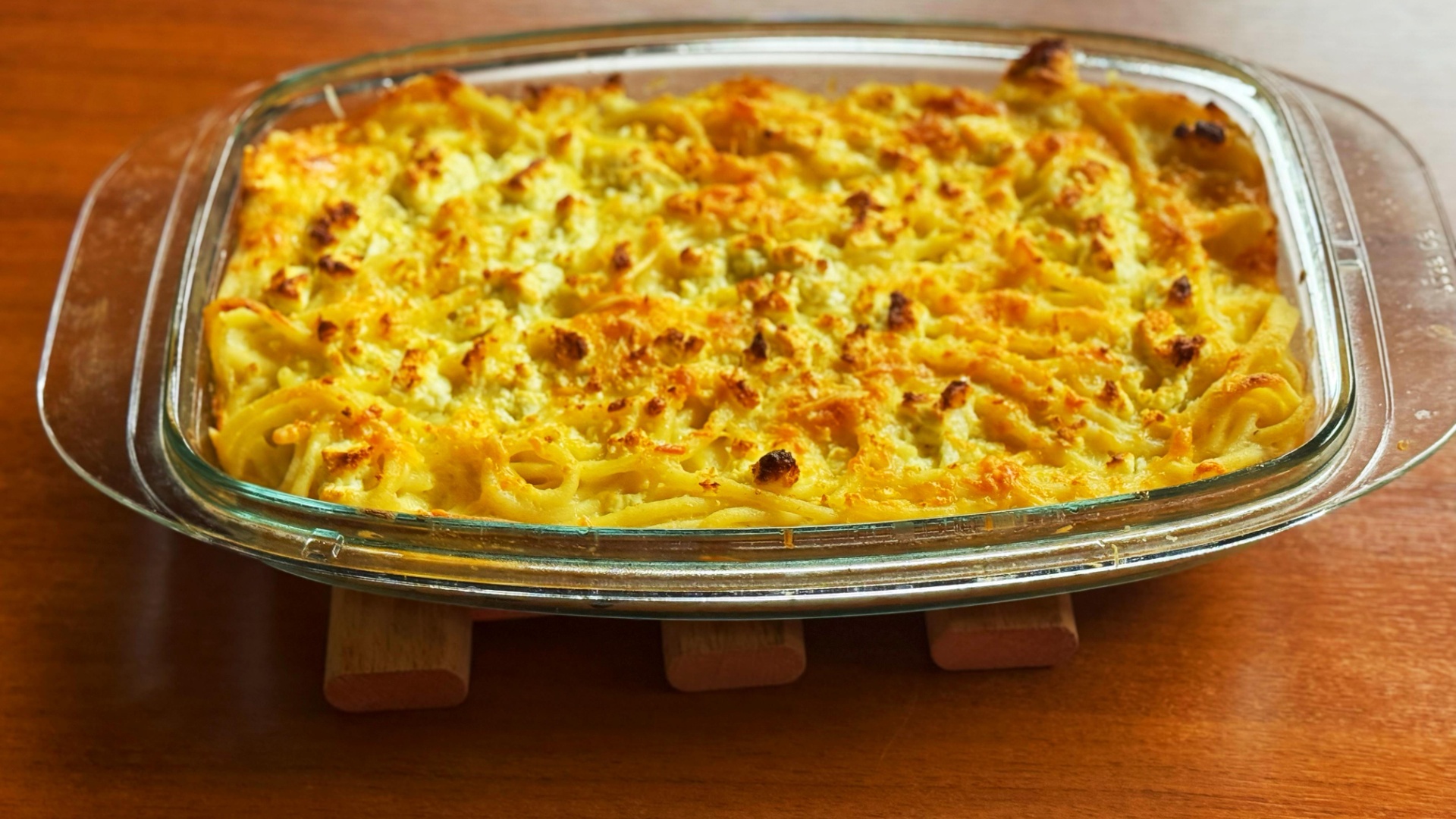 Pastiçe me beshamelë dhe djathë | Gazeta Shqip