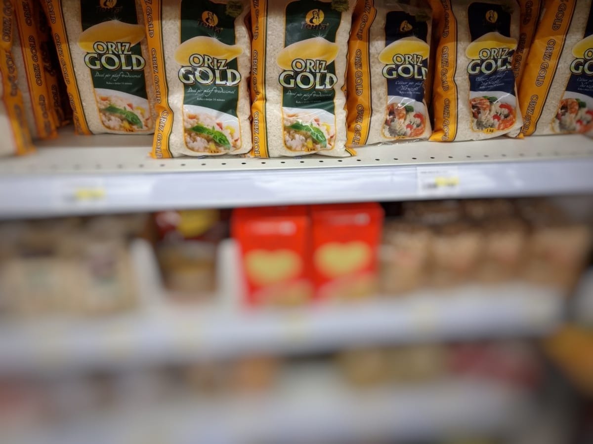 Të mbushur me larva, ndalohen 270 ton oriz të kompanisë "Teuta" në ...