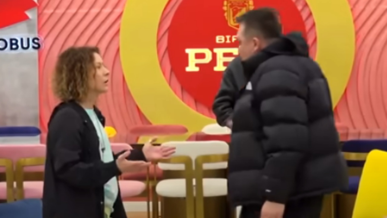 “Po më provokove, do të vë emrin…”/ Egla rikthehet në shtëpi dhe nis ...