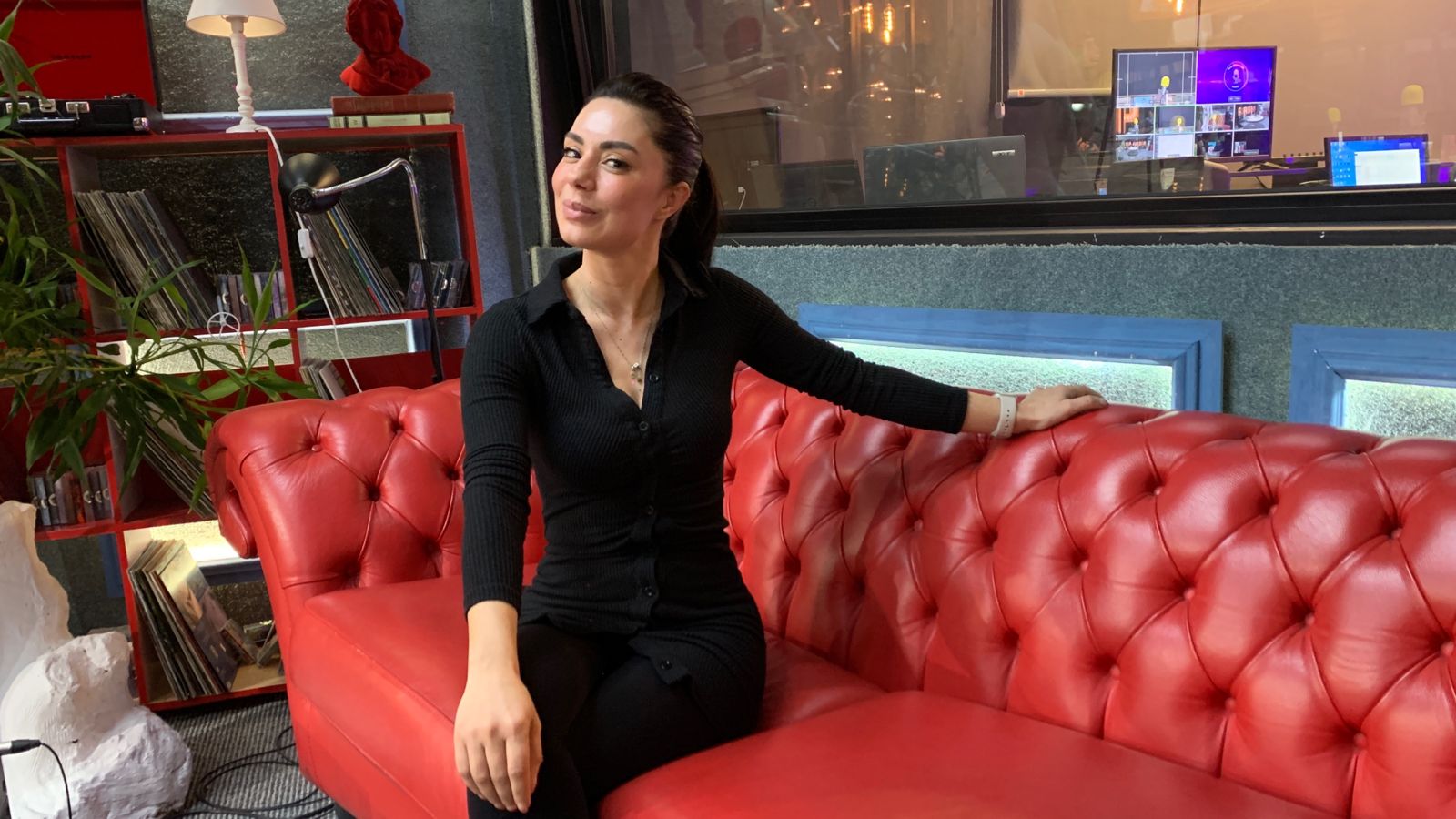 Aktorja Cubi Metkaj pjesë e “Portokalli”! | Gazeta Shqip