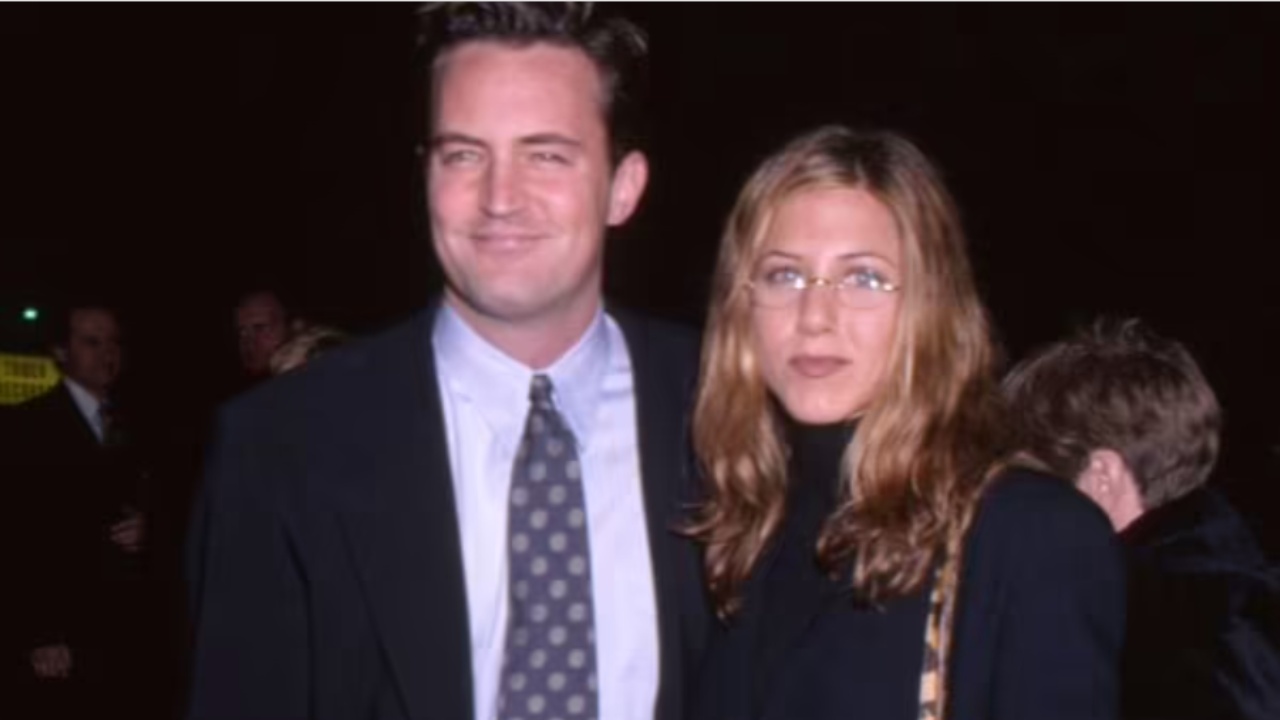 Jennifer Aniston po e përjeton shumë keq ndarjen nga jeta të Matthew ...