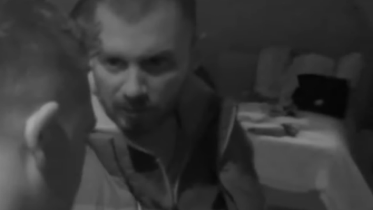 “O i paburrë, fëmijë, frikacak”/ Debati Romeo-Juli kalon limitet: Mos ...