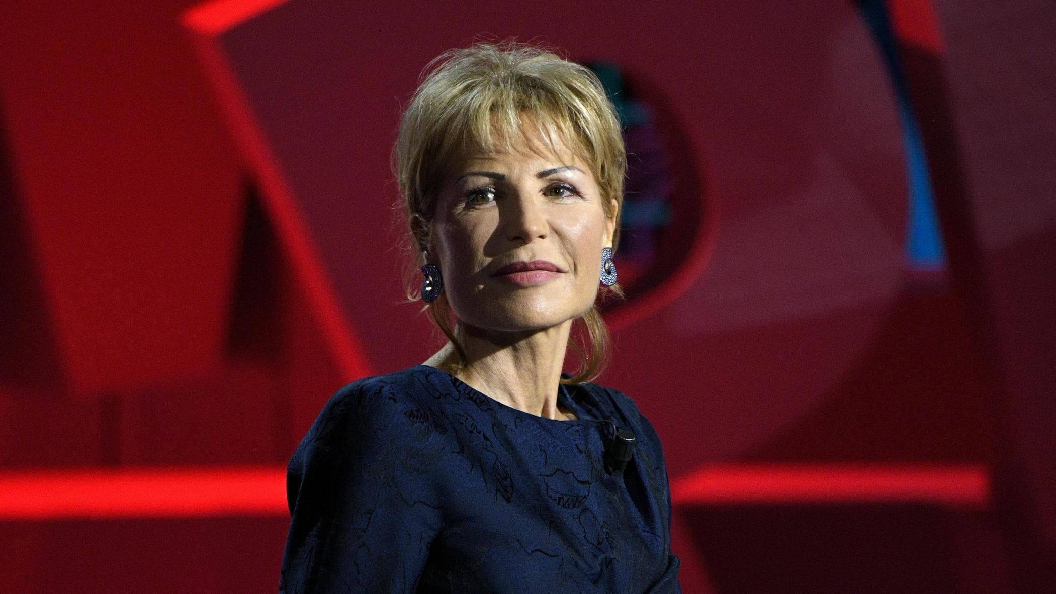 Gazetarja e cila nuk ka asnjë RRJET SOCIAL tregon arsyen që fshihet pas ...