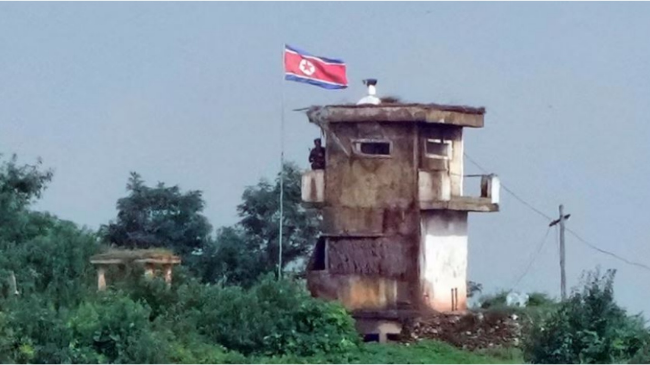 Balonat me mbeturina të dërguara nga Koreja e Veriut ndërpresin ...