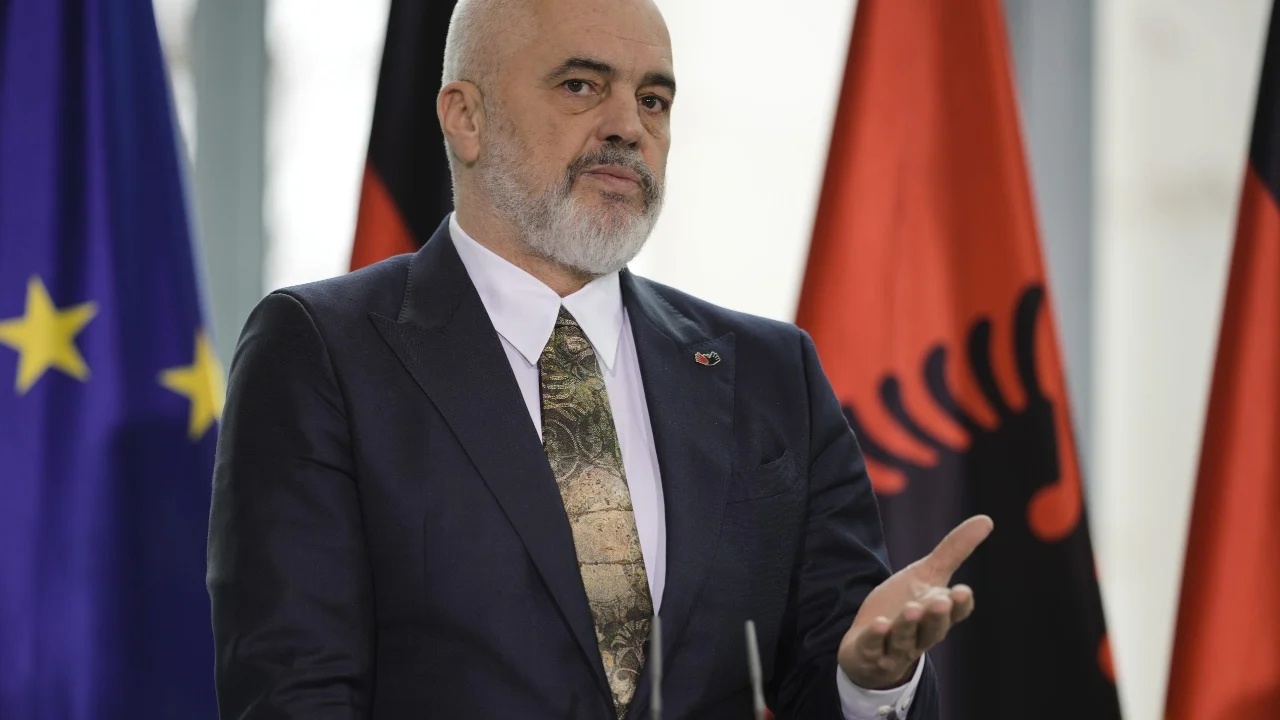 “Për një plesht djegim jorganin”/ Nga marrëveshja për detin, ligji i ...