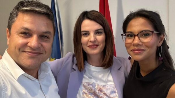 Albana Koçiu i jep zyrtarisht detyrën Ina Majkos! Mesazhi për zv ...