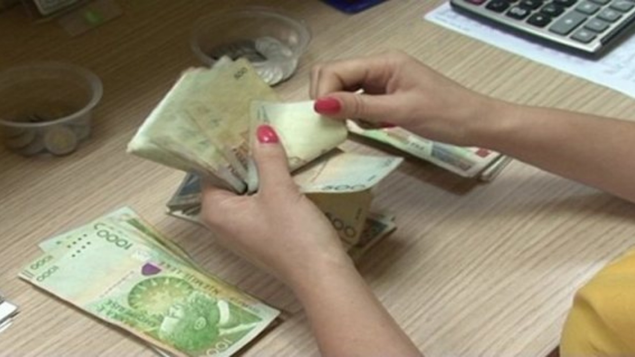 Eurostat: Paguhen më pak, por shqiptarët kanë orët më të gjata të punës ...