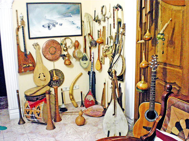 Intervistë: Mark Luli, koleksionisti i 110 veglave muzikore | Gazeta Shqip