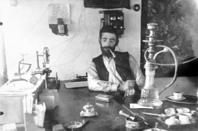 Trishtimi i Avni Rustemit, në Parisin e 1920-s | Gazeta Shqip