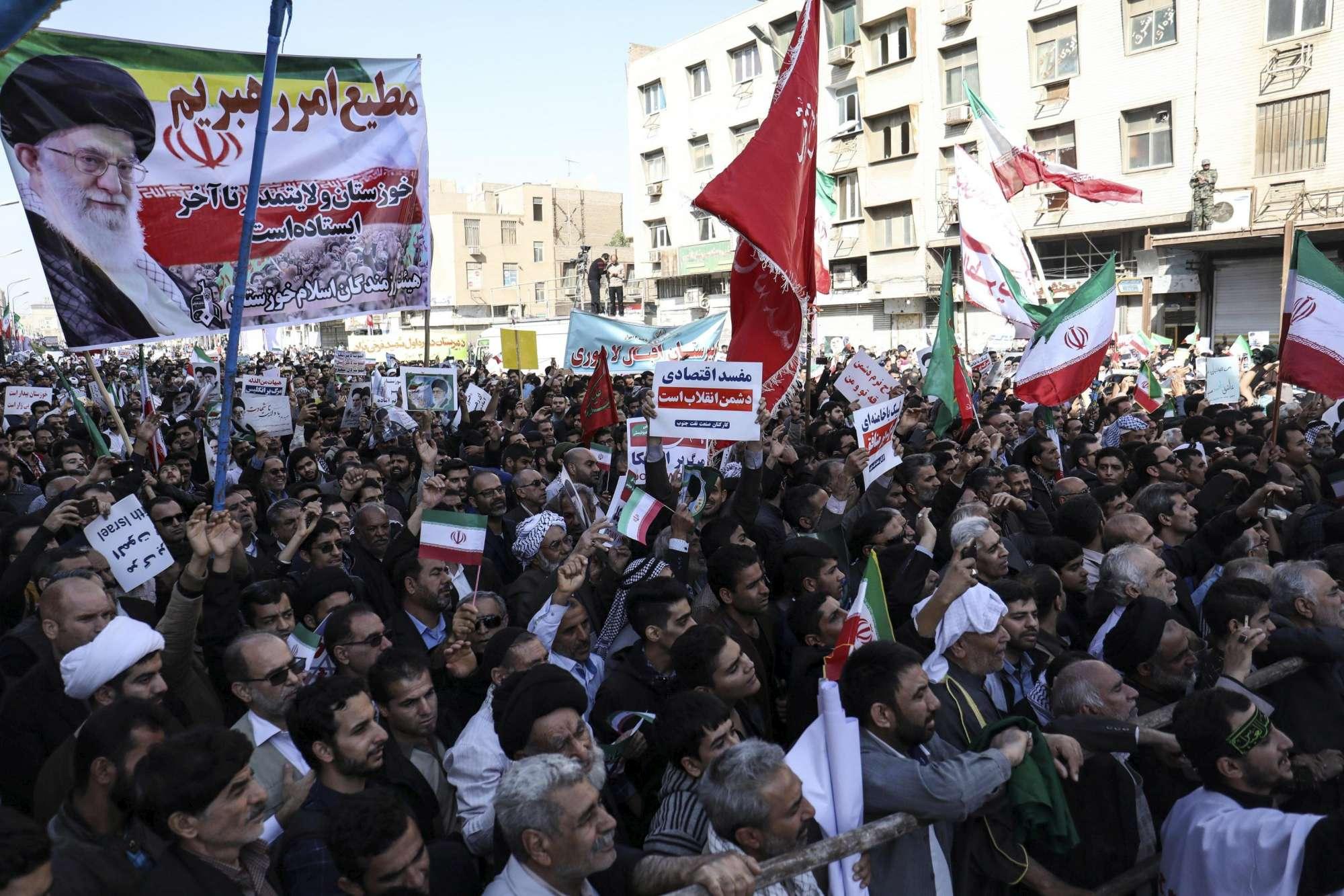 Iran, mijëra manifestues dalin në mbështetje të Khameneit | Gazeta Shqip